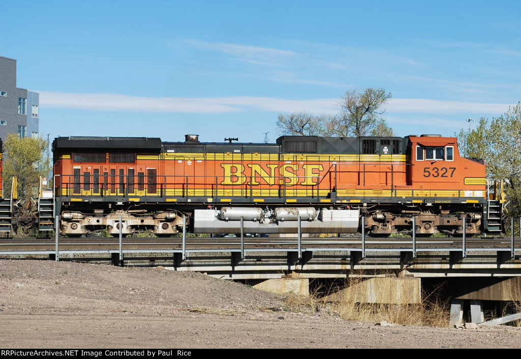 BNSF 5327
